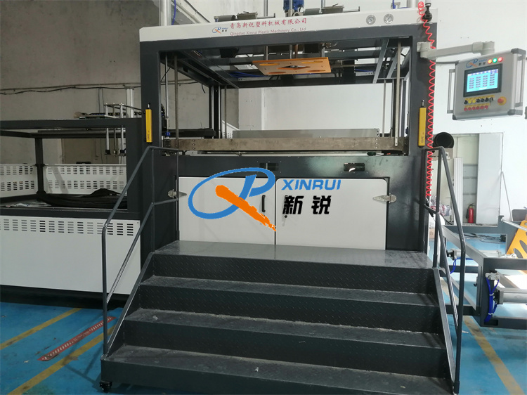 TPE Car Mat Vacuum Molding Forming Machine - XinRui